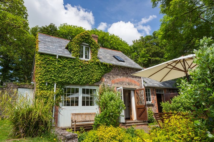 Coach House in Stackpole - luxury Pembrokeshire cottage for up to 8